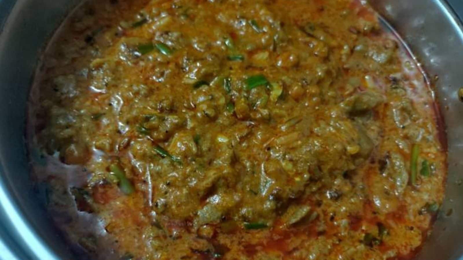 How to make vagharelo bajri no rotlo at home - વઘારેલો રોટલો ઘરે બનાવવા ...