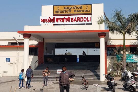 ગુજરાત માટે સારા સમાચાર, ગુજરાતના 87 રેલવે સ્ટેશનો વર્લ્ડ ક્લાસના રેલવે ...