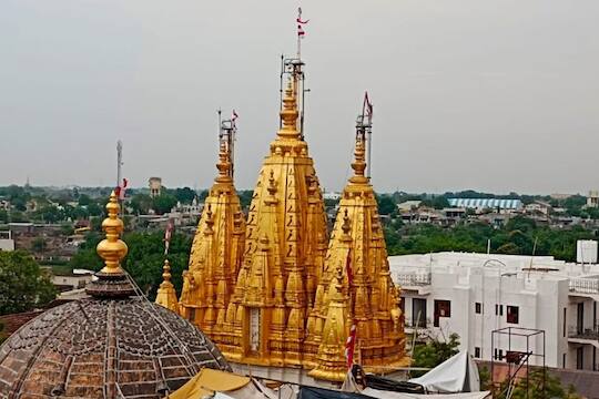 ગુજરાતમાં સર્વપ્રથમ ગોલ્ડન ટેમ્પલ બનાવવાની શરૂઆત ગઢડા થી થઈ હતી ...