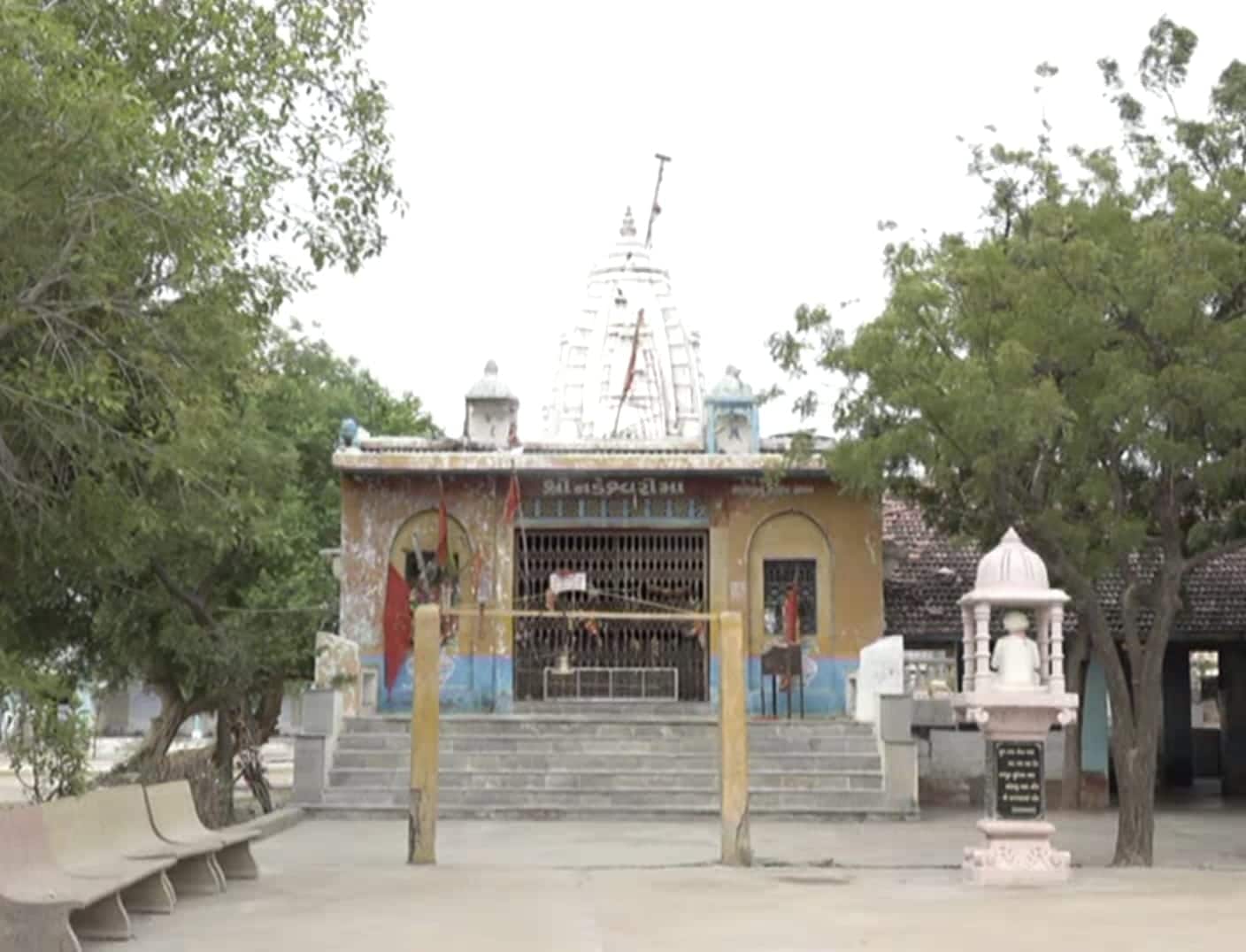 Banaskantha: આ મંદિરમાં કેમ BSFના જવાન અને સામાન્ય નાગરીક સાથે મળીને ...