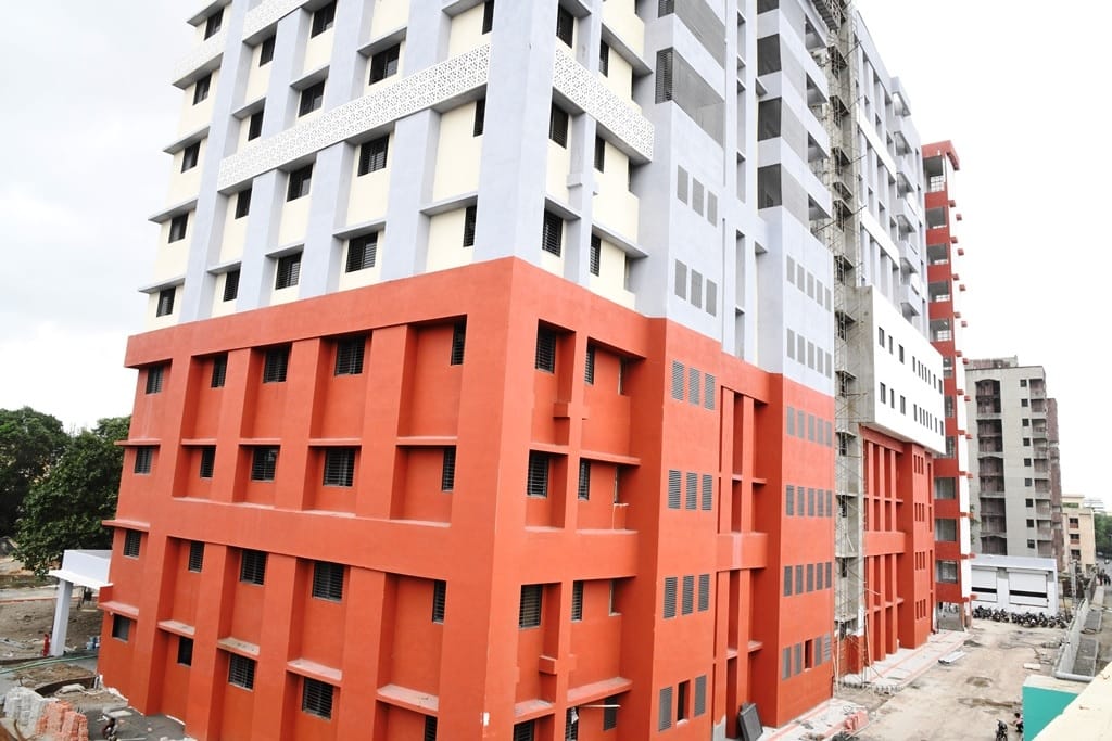 રાજકોટની જનાના હોસ્પિટલ 100 કરોડના ખર્ચે તૈયાર, આવી છે અત્યાધુનિક ...