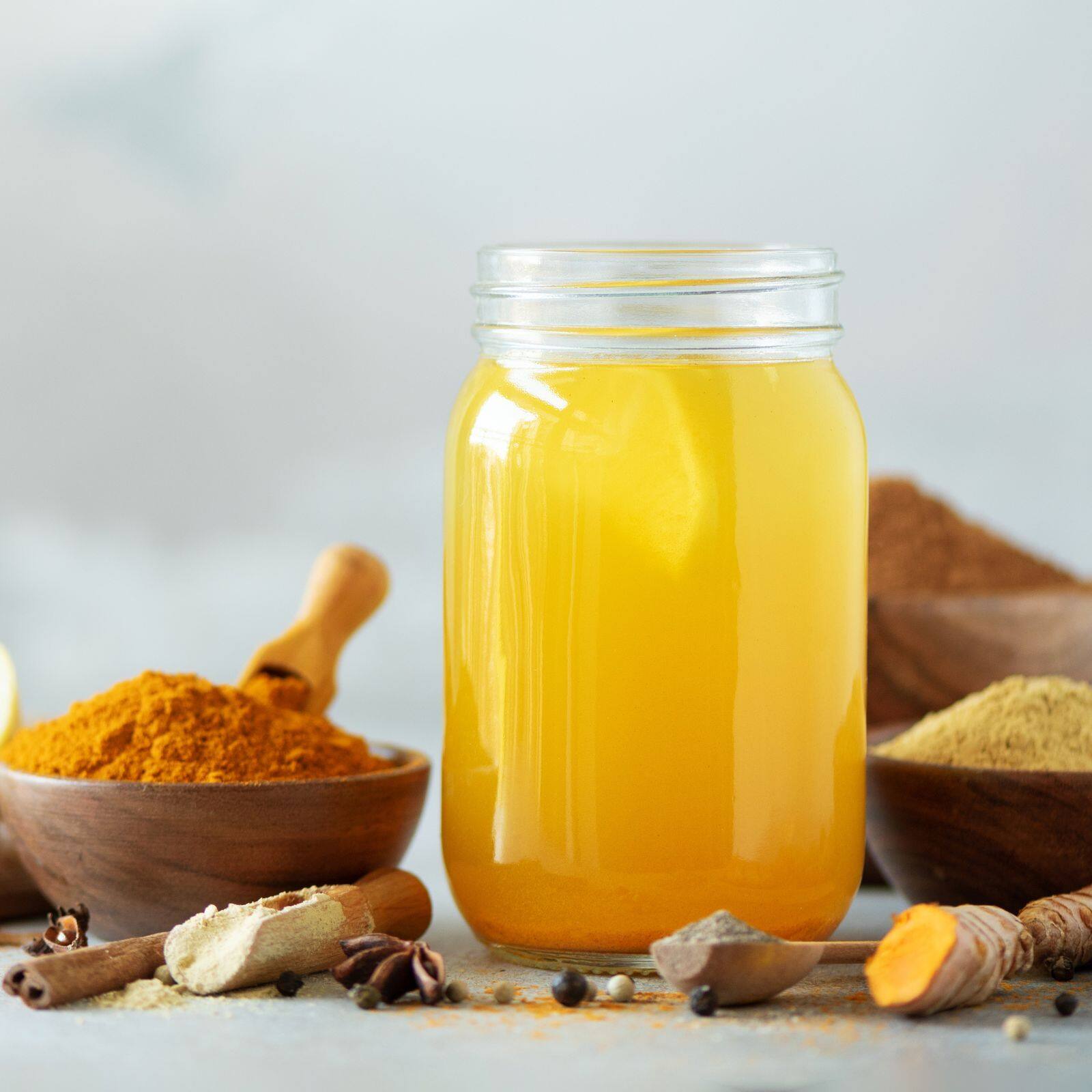 Turmeric Water: દવા જેવું કામ કરે છે હળદરનું પાણી, ડાયાબિટીસમાં છે ...