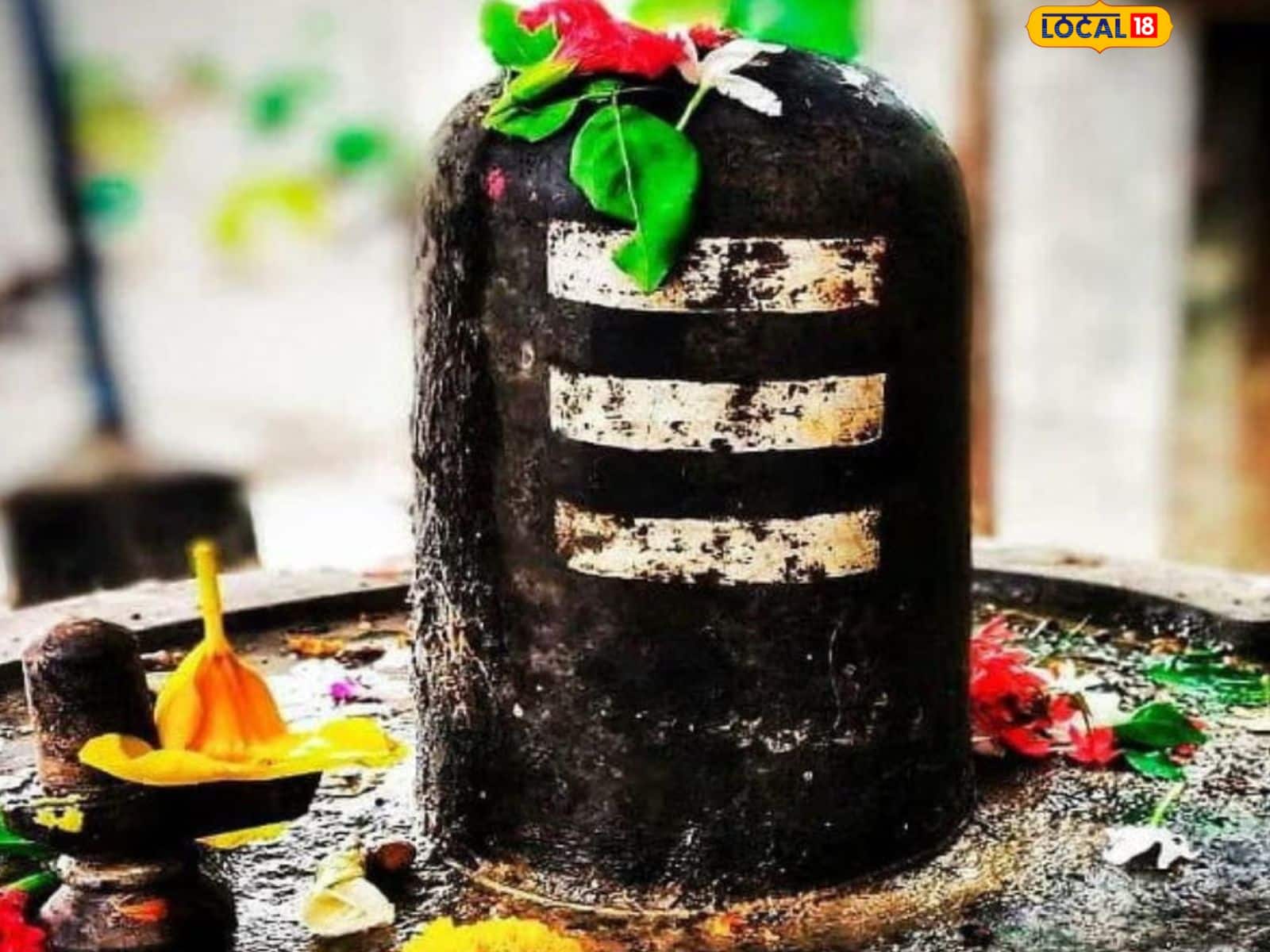 શિવલિંગ પર આ રીતે ચઢાવો બિલિપત્ર-Significance of Bilipatra in Devotion ...