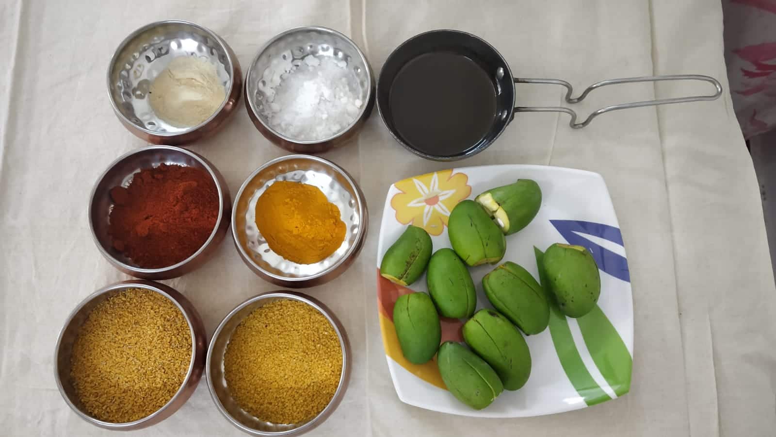 કાચી કેરીનું અથાણું બનાવવાની રીત: આ રીતે ઘરે બનાવો, આખું વર્ષ ખાઈ શકશો ...