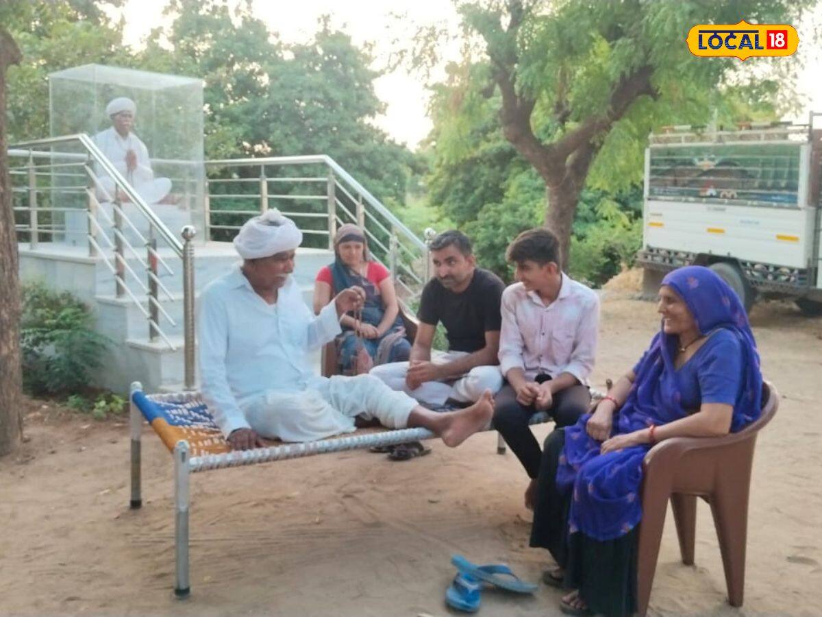 શ્રવણ જેવા સંતાન: હયાત પિતાની સાથોસાથ તેમની મૂર્તિની પૂજા-અર્ચના કરે છે ...