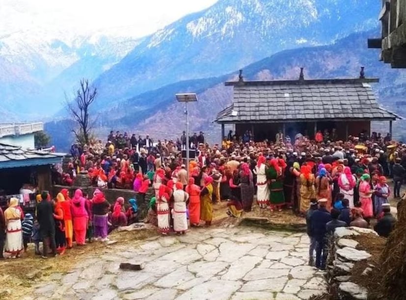 હિમાચલ પ્રદેશના પીણી ગામની અનોખી પરંપરા -indian village tradition women ...
