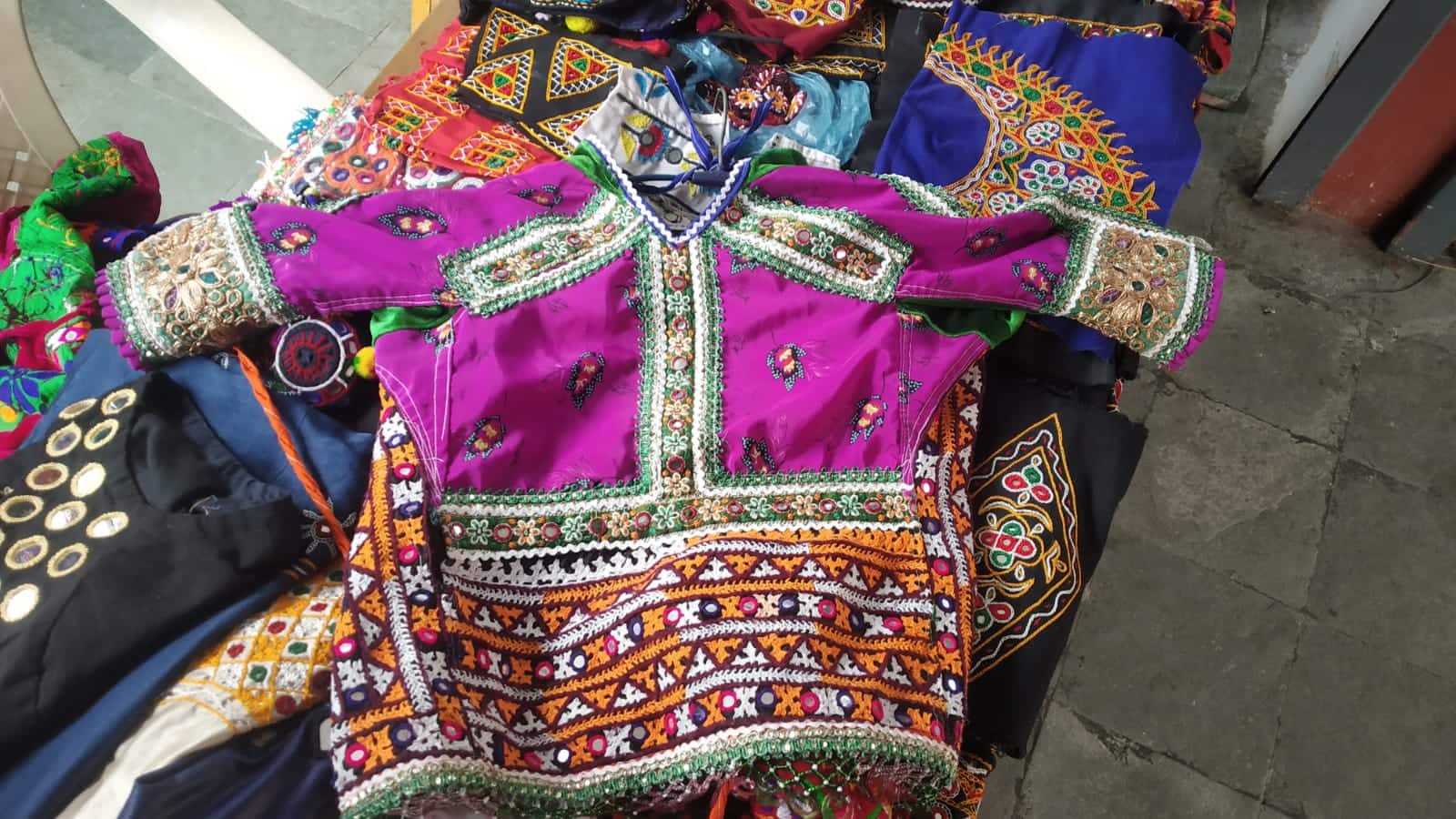 આ મહિલાએ આહીર ભરતકામની ઉભી કરી અલગ ઓળખ, દેશ વિદેશમાં છે ભારે ડિમાન્ડ ...