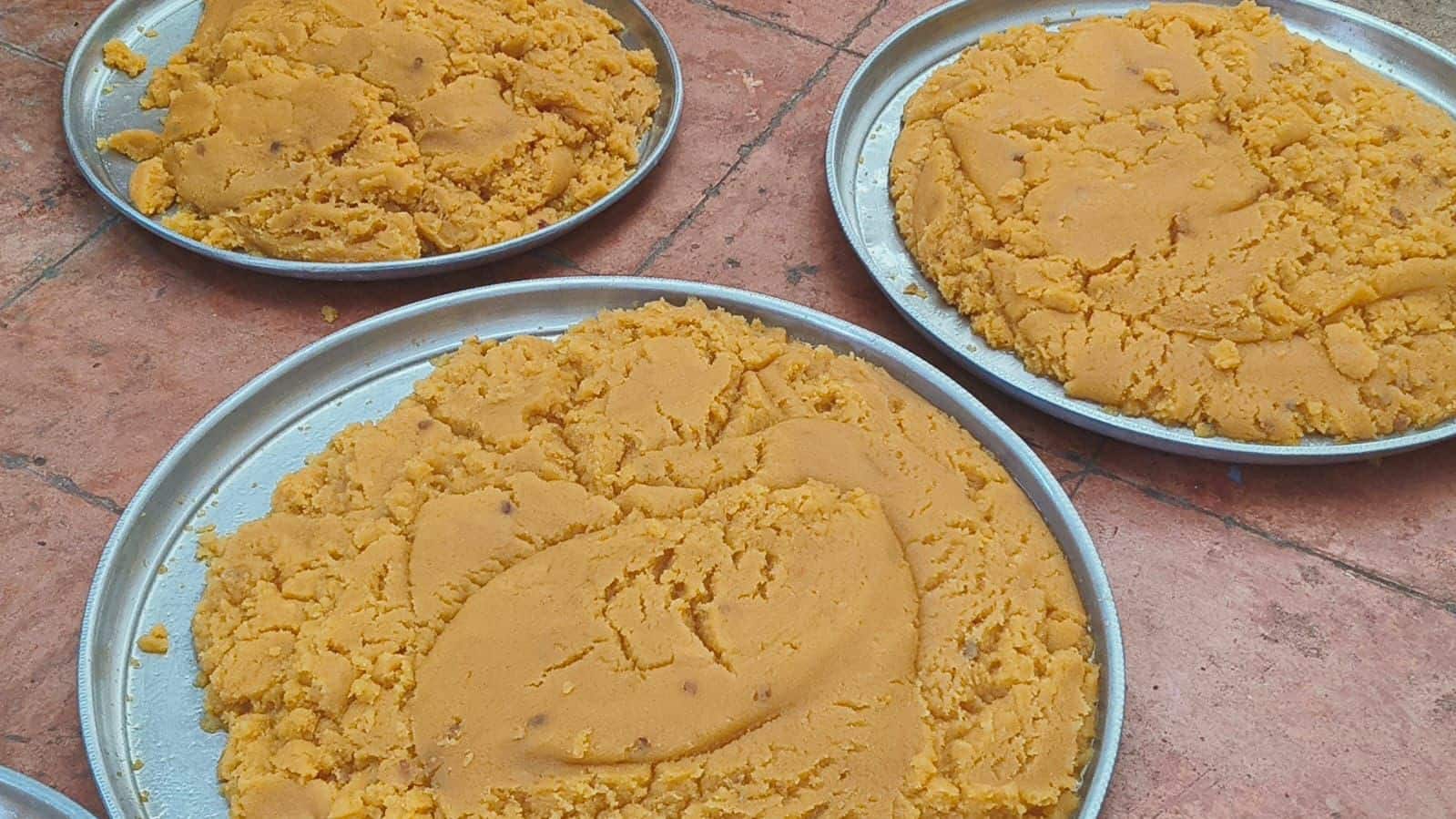 સત્યનારાયાણ મંદિરે 1500 કિલો શીરાનો પ્રસાદ - 1500 kg Shira Prasad at ...