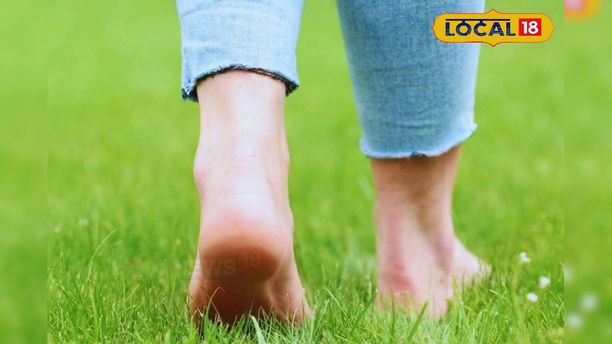 રોજ ખુલ્લા પગે ચાલવાના ઘણા છે ફાયદા, હોર્મોનલ અસંતુલનને કરશે નિયંત્રિત ...
