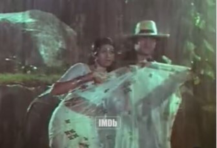 જે સુપરસ્ટાર સાથે પૌત્રીનો રોલ નિભાવ્યો, પાછળથી તેની જ બની પ્રેમિકા ...