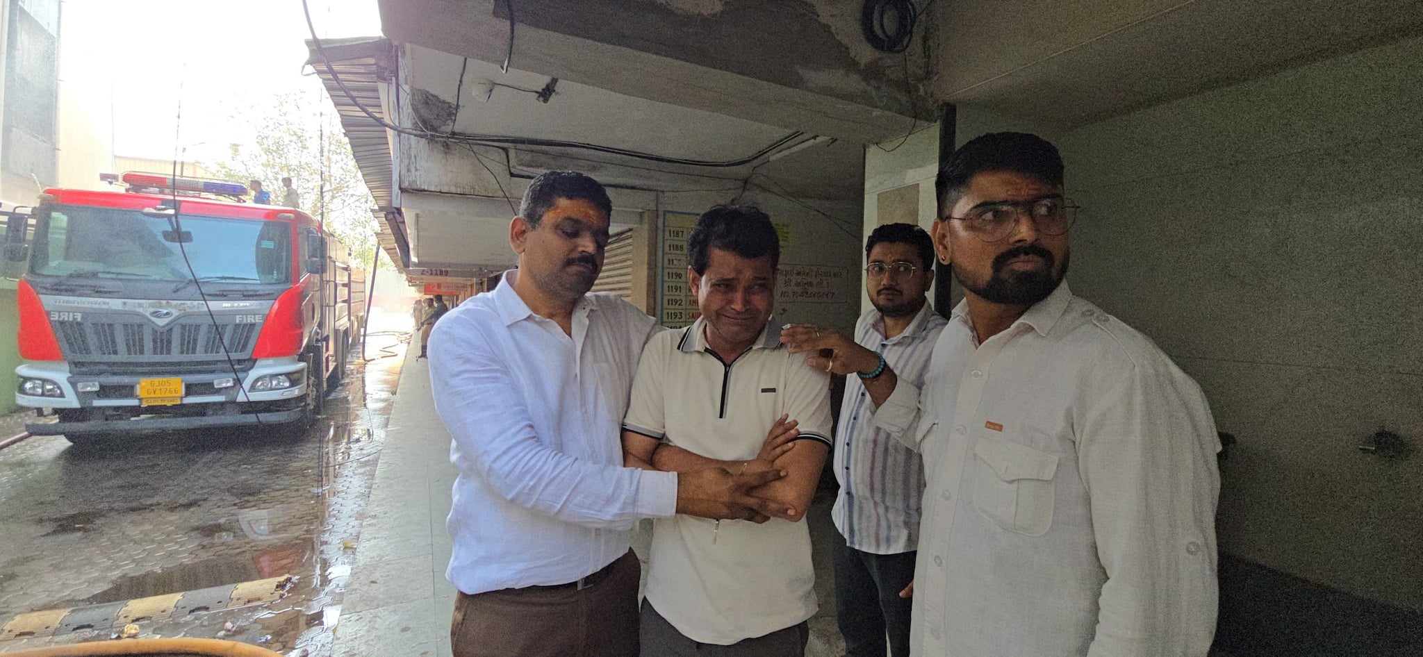 સુરત શિવશક્તિ આગ - Surat Shiv Shakti textile market fire update after ...