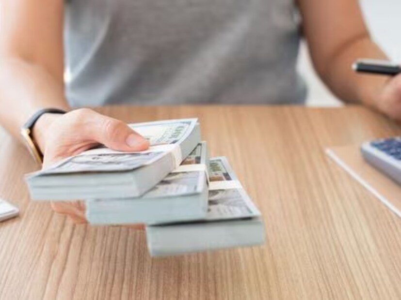 ક્યાંક તમારા પાન કાર્ડ પરથી કોઈ બીજાએ તો લોન નથી લીધી ને? મોડું થઈ જાય ...