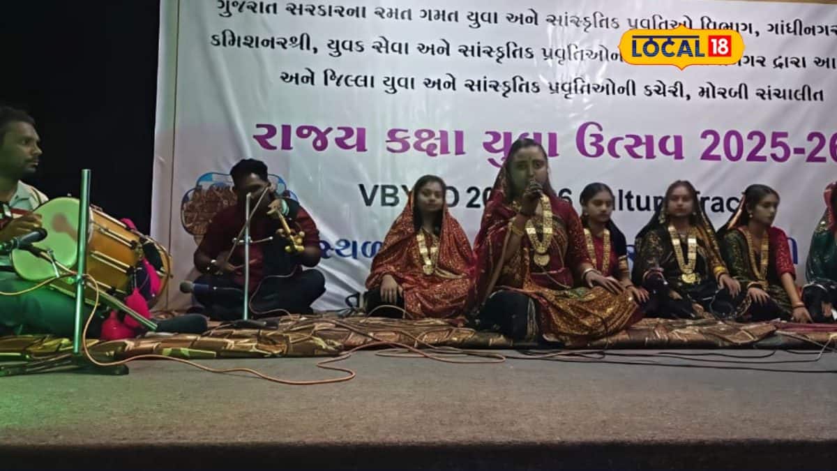 બગસરા મેઘાણી હાઈસ્કૂલની વિદ્યાર્થીનીઓએ યુવા ઉત્સવમાં પ્રથમ સ્થાન ...