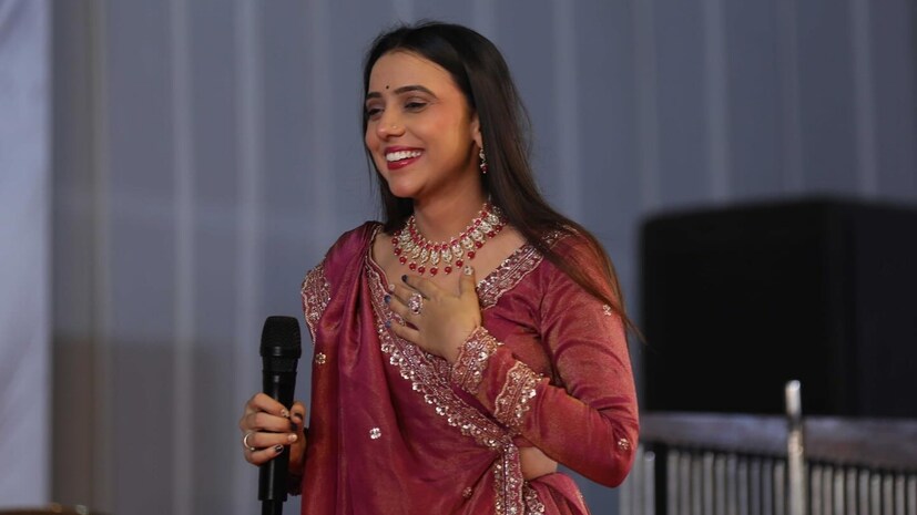 Folk singer Kinjal Rabari's love marriage issue heats up again ...