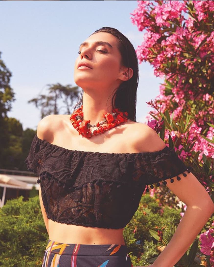 ارطغرل غازی کی اداکارہ نے شیئر کی انتہائی بولڈ تصاویر ، فینس کے اڑے ہوش ...