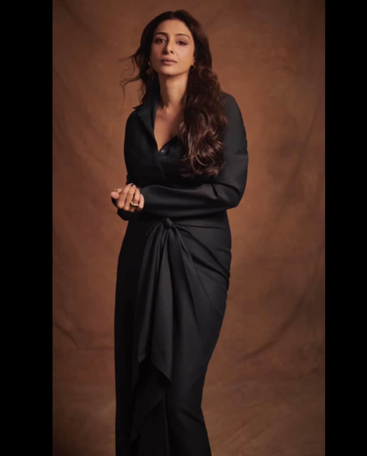 52 سال کی عمر میں مشہور اداکارہ تبو نے کرایا اتنا بولڈ فوٹوشوٹ، فینس رہ ...