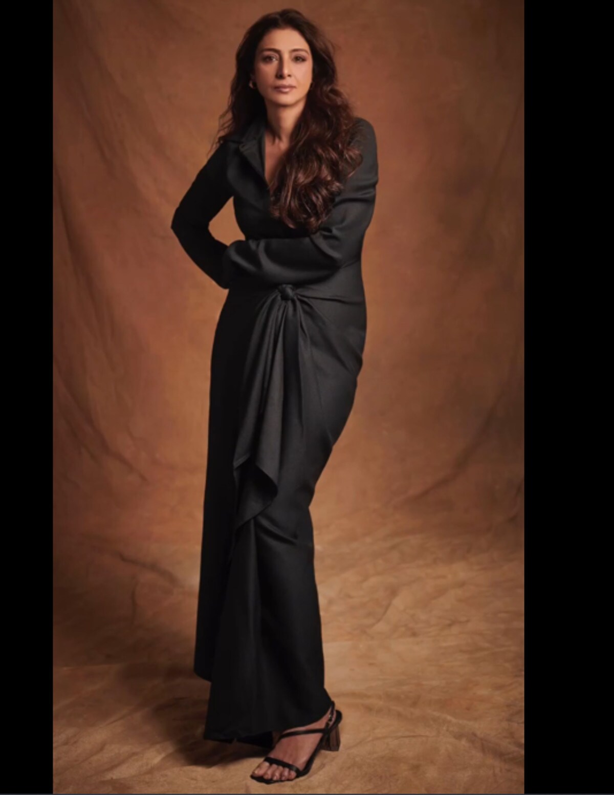 52 سال کی عمر میں مشہور اداکارہ تبو نے کرایا اتنا بولڈ فوٹوشوٹ، فینس رہ ...