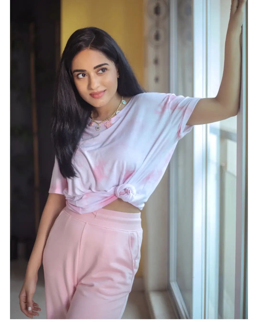 41سال کی عمر میں بھی قیامت ڈھا رہی ہیں بالی ووڈ اداکارہ امریتا را ...