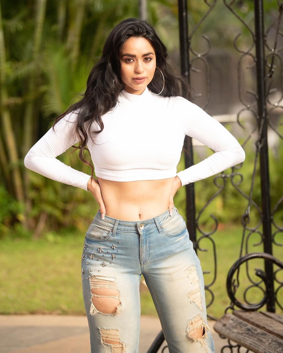 بگ باس سے باہر آتے ہی اتنی بولڈ ہوگئی یہ اداکارہ، دیکھ کر فینس کے اڑ ...