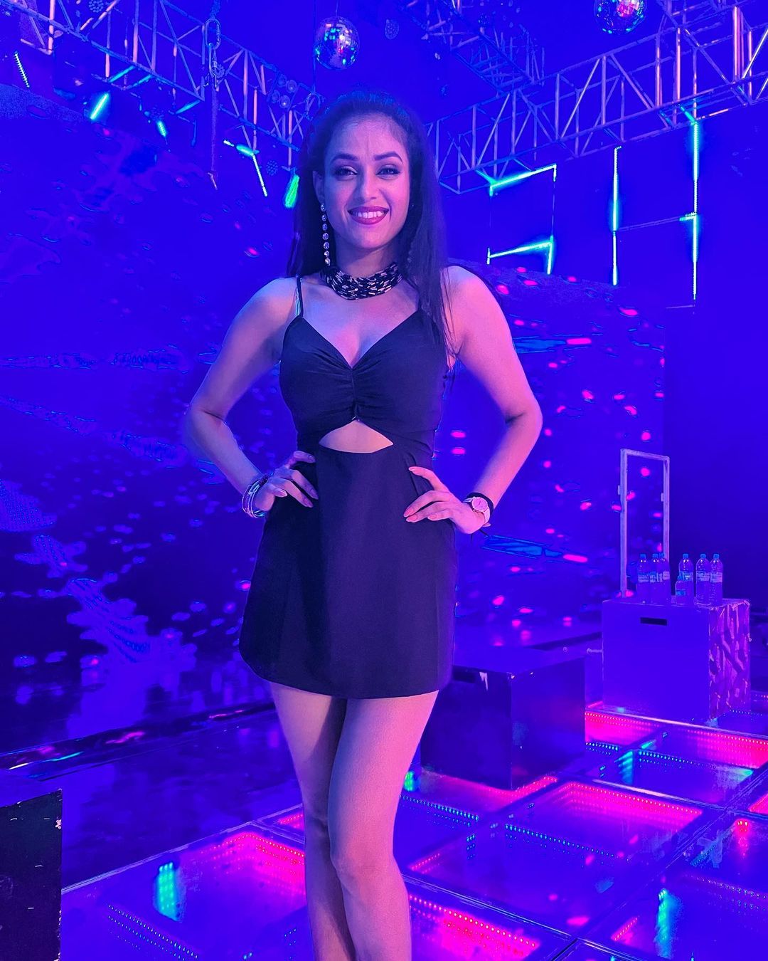 اس اداکارہ نے دکھایا بولڈ انداز، بلیک بکنی میں فلانٹ کیا فیگر، تصاویر ...