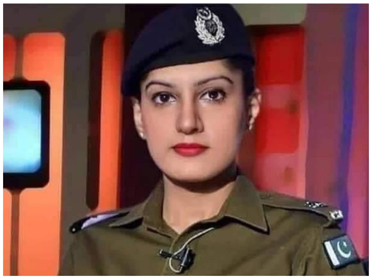 یہ ہیں پاکستان کی انتہائی خوبصورت پولیس افسر، میڈیکل کا شعبہ چھوڑ کر جوائن کی یہ نوکری ...