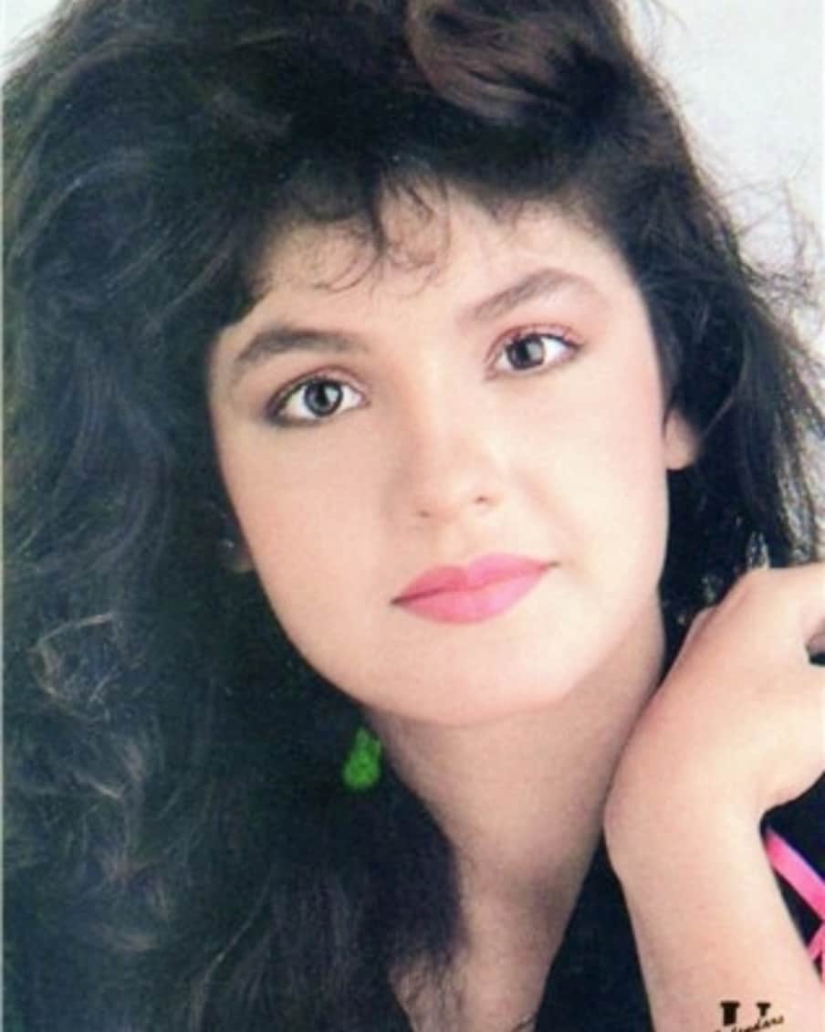 Bollywood actress pooja bhatt barely recognizable in childhood photo ...