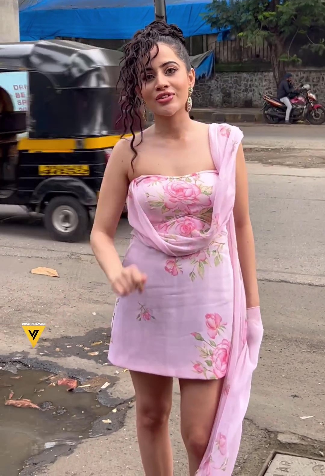 اداکارہ عرفی جاوید نے اب پنک ڈریس میں دکھایا ایسااوتار، فینس رہ گئے ہکا ...