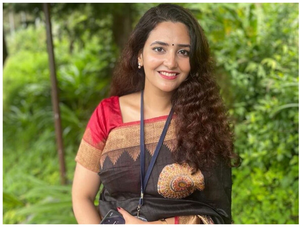 قانون میں گریجویشن، موسیقی میں ایم اے، بھائی نے کیا رہنمائی، بن گئی IAS ...