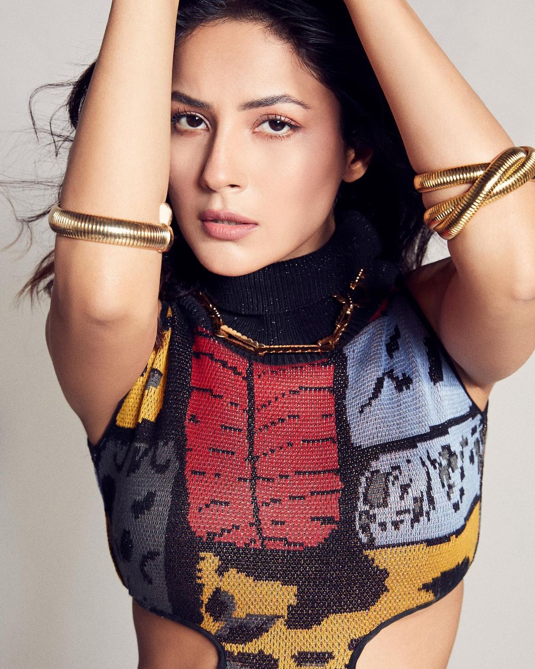 اداکارہ شہناز گل نے باڈی کان ڈریس میں دئے قاتلانہ پوز، فینس ہوئے مدہوش ...