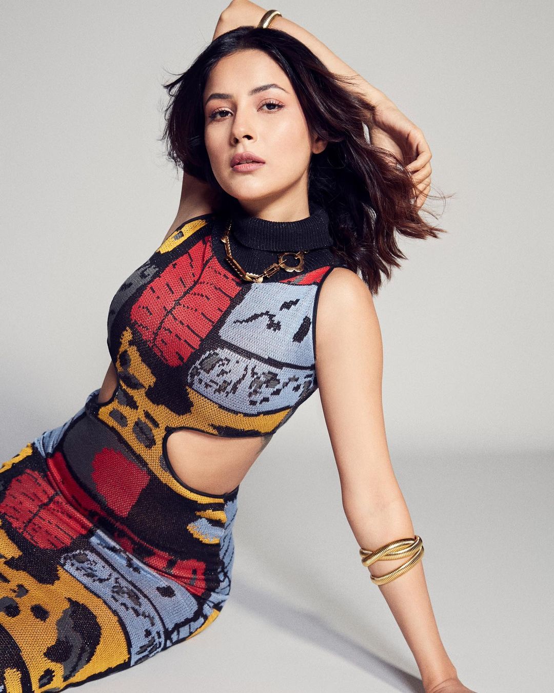 اداکارہ شہناز گل نے باڈی کان ڈریس میں دئے قاتلانہ پوز، فینس ہوئے مدہوش ...