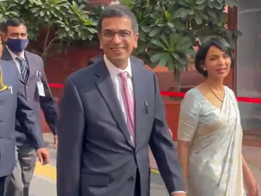 Who is cji dy chandrachud foster daughters priyanka and mahi family ...