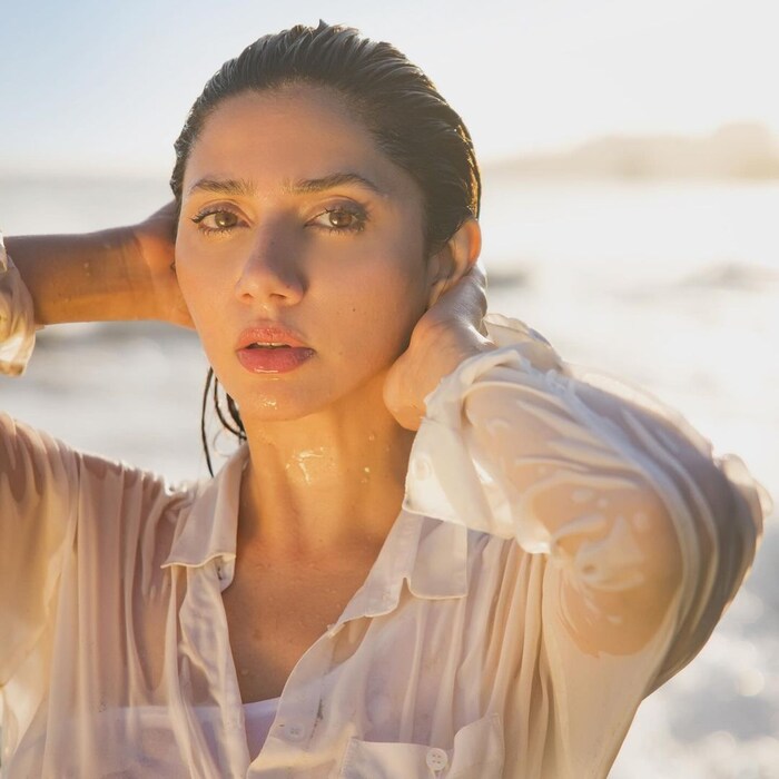 Pakistani actress mahira khan shows off her beauty in yellow saree and red blouse at the beach ...