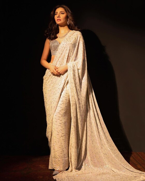 Pakistani actress mahira khan shows off her beauty in yellow saree and ...