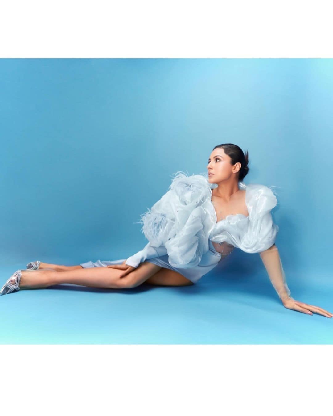 Bollywood actress shehnaaz gill flaunts toned legs in latest photoshoot ...