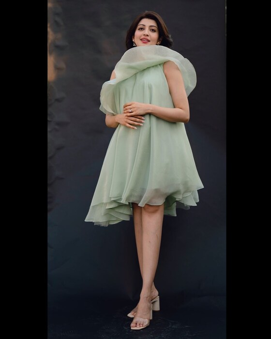 South actress Pranita Subhash flaunts baby bump in black dress see her ...