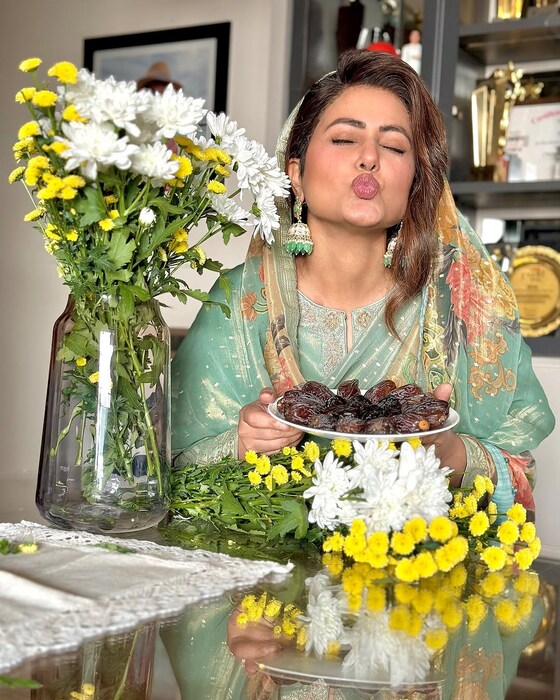 Hina khan observes first roza of ramadan 2025 shares photos with fans ...