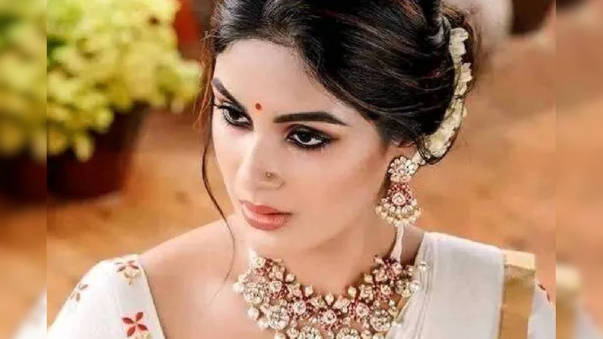Dhanush movie fame actress samyuktha menon 4 movies release ahead ...