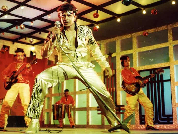 First bollywood film earn 100 crore worldwide changed box office image ...