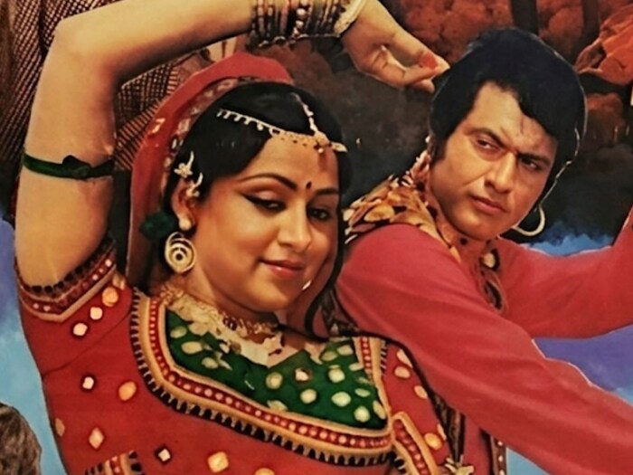 Manoj kumar sadhana shivdasani 1964 film woh kaun thi blockbuster song ...
