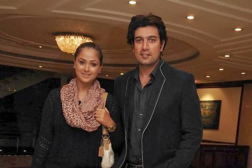 கணவருடன் நடித்த சிம்ரன்- ட்ரெய்லர் வெளியீடு (வீடியோ) - News18 தமிழ்