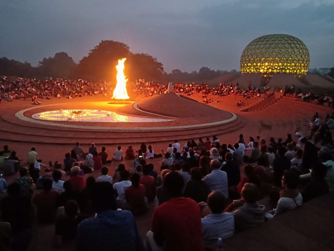 ஆரோவில் உதய தினம்... பல்வேறு நாட்டவர்கள் கூட்டு தியானம்...!