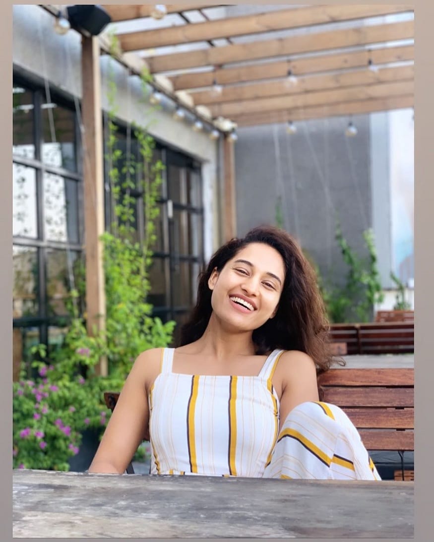 மனைவியுடன் பிகினி உடையில் கே.ஜி.எப் நடிகர் - வைரலாகும் புகைப்படம்