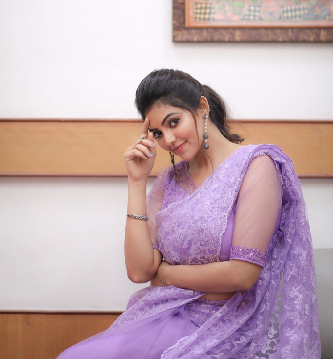 அடுத்த சாட்டை நடிகை அதுல்யாவின் அசத்தல் ஆல்பம்! – News18 தமிழ்