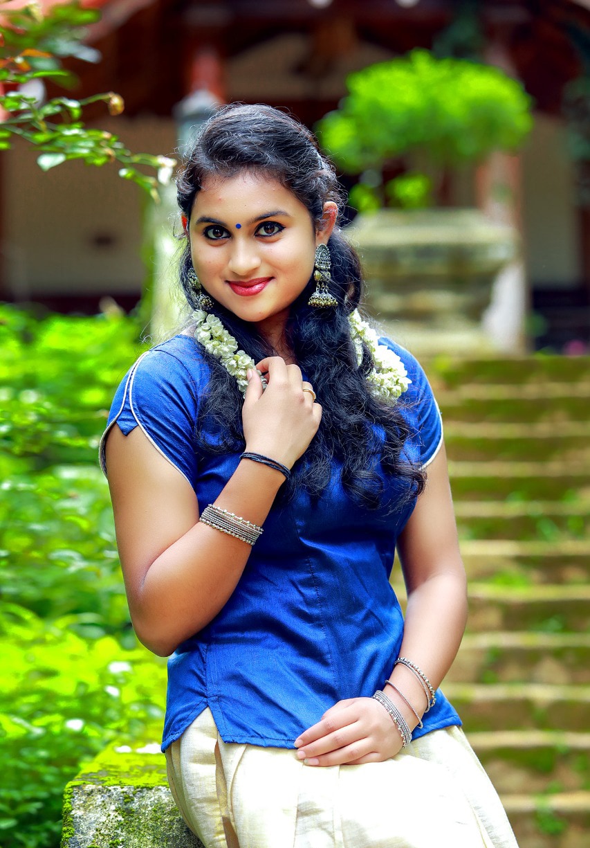 இயற்கை கொஞ்சும் எழில் முகம்.. நடிகை தியாவின் அசத்தல் போட்டோ ஷூட் ...