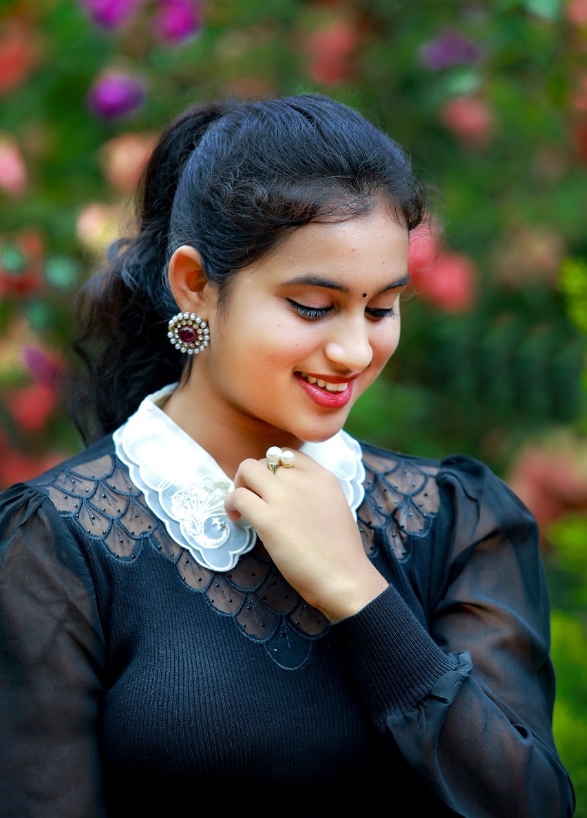 இயற்கை கொஞ்சும் எழில் முகம்.. நடிகை தியாவின் அசத்தல் போட்டோ ஷூட் ...