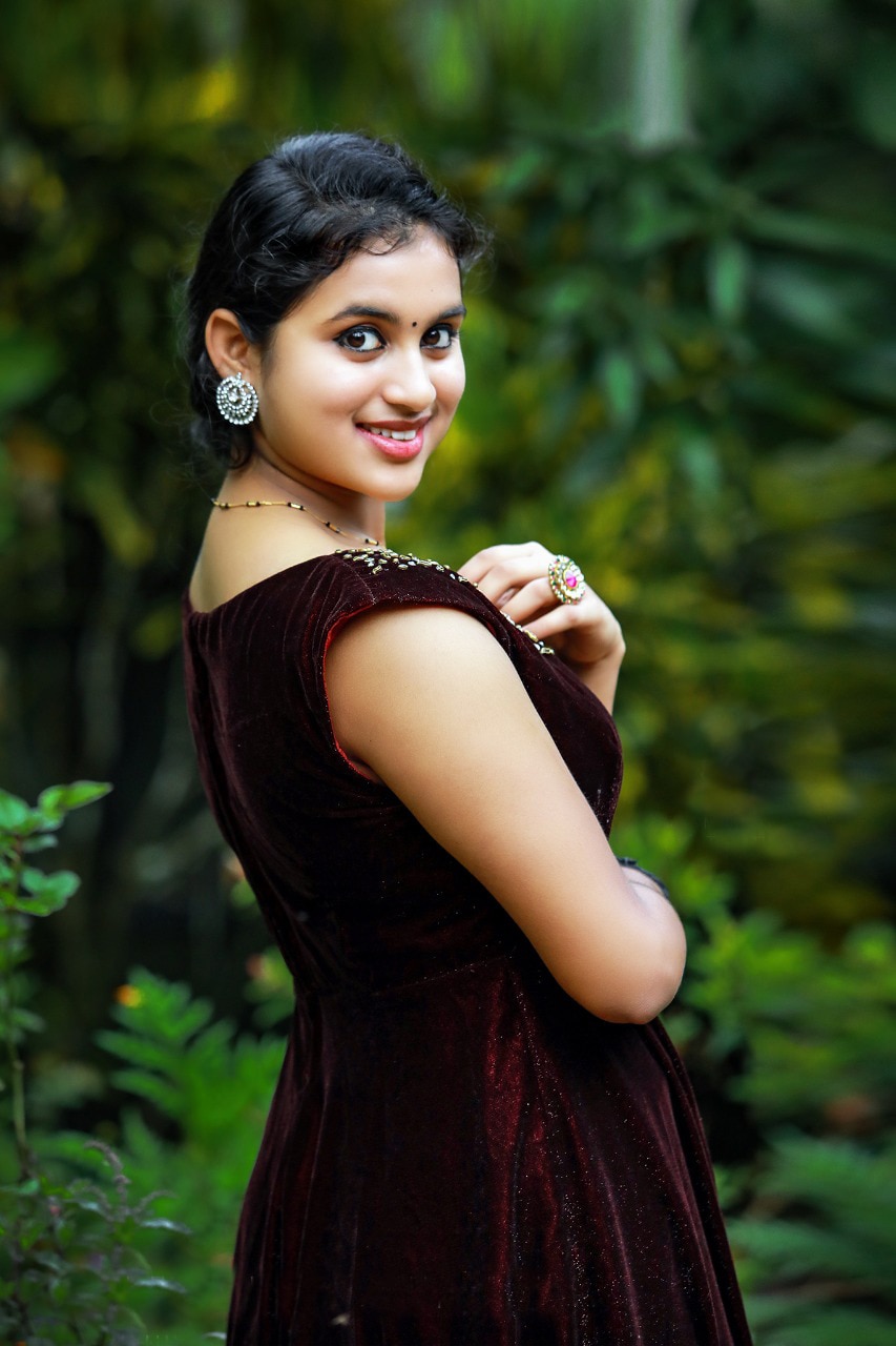 இயற்கை கொஞ்சும் எழில் முகம்.. நடிகை தியாவின் அசத்தல் போட்டோ ஷூட் ...