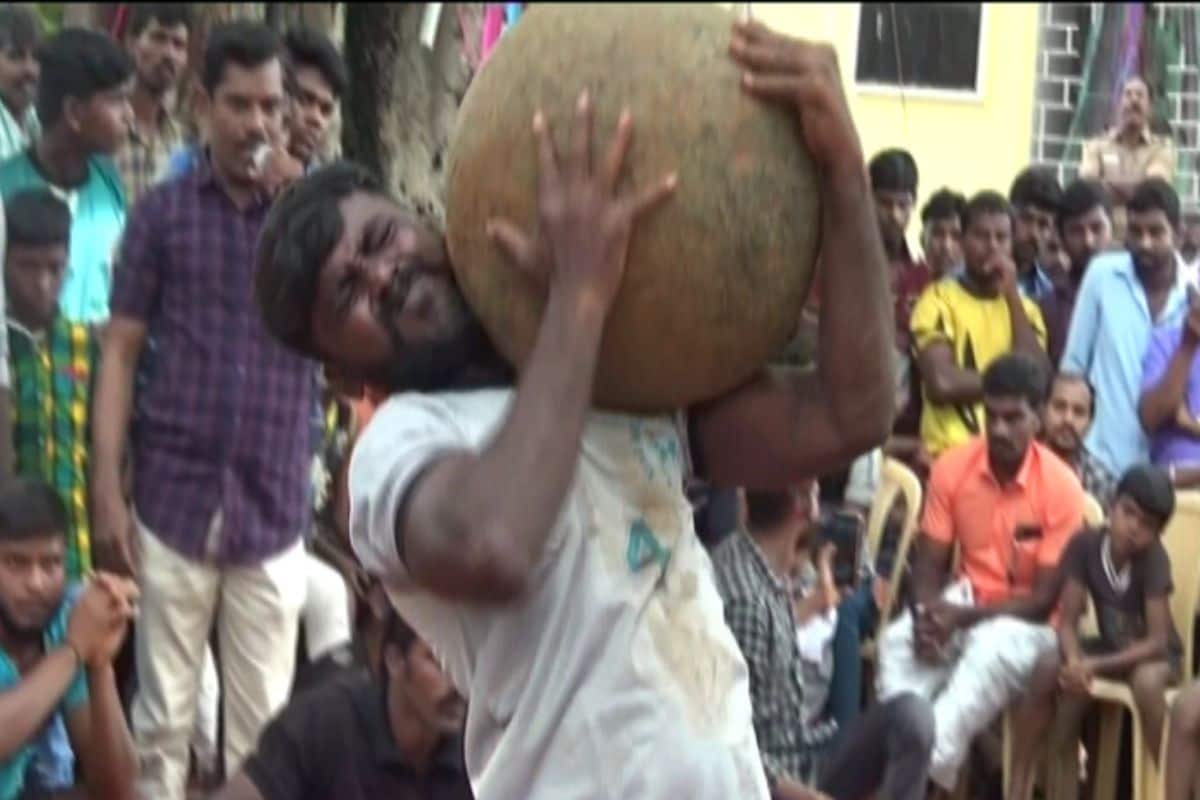 நெல்லையில் ஆண்களுக்கு நிகராக பெண்களும் இளவட்டக்கல் தூக்கி அசத்தல் ...