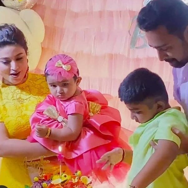 சிநேகா பிரசன்னா மகளின் முதல் பிறந்தநாள் கொண்டாட்ட கலர் ஃபுல் படங்கள் ...