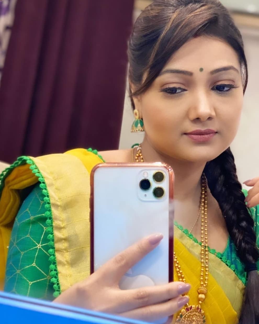 Roja Serial Actress Priyanka Album |புடவையில் கலக்கும் சன் டிவி ’ரோஜா ...