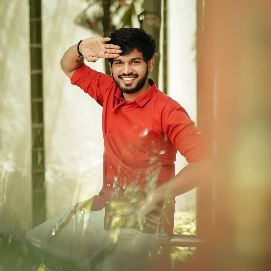 VJ Rakshan: மனைவியின் புகைப்படத்துடன் காதல் தத்துவம் சொன்ன ரக்‌ஷன்